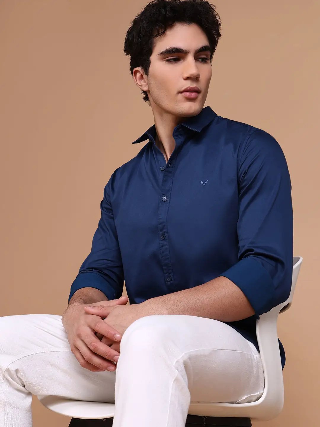 SHOWOFFFF Men's Navy Blue Solid Slim Fit Shirt