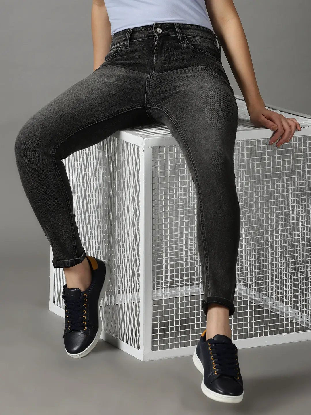 SHOWOFF Women Grey Solid Slim Fit Jeans